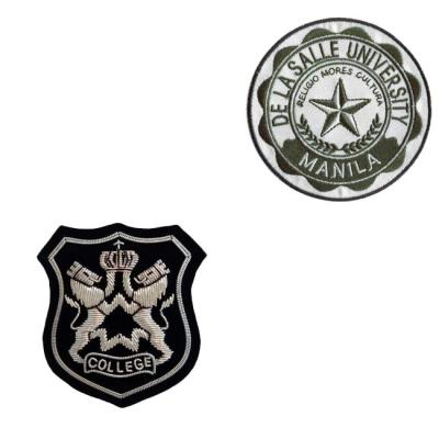 China Rand 5cm 3D School Eenvormig Logo Patches For Hats van borduurwerkmerrow Te koop