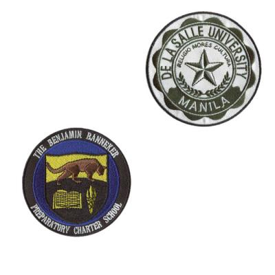 Cina Ferro sull'appoggio dell'uniforme scolastico Logo Patches Pantone Color di 2.99in in vendita
