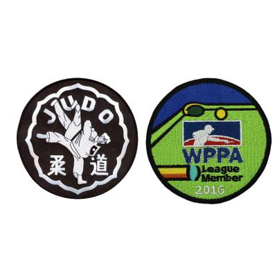 China De Stoffen120d Ijzer van de laserbesnoeiing op Doekflarden voor Decoratieve Jeans Te koop