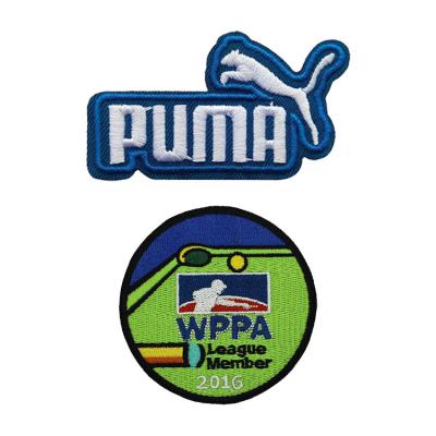 Cina distintivi tessuti di nylon di 120D Logo Embroidery Patch Sew On per i vestiti in vendita