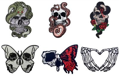 China Farbechtes Eisen auf Schädel-Stickerei-Flecken für Kleidung zu verkaufen