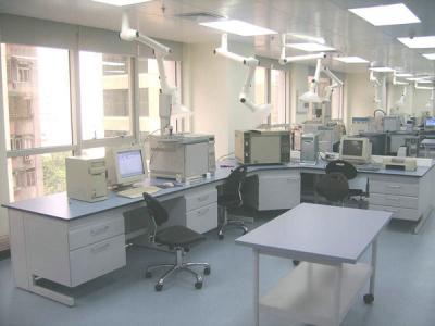 China SS Handles Steel Lab Bench Monolithic Smooth Surface Treatment With Water Faucet for sale
