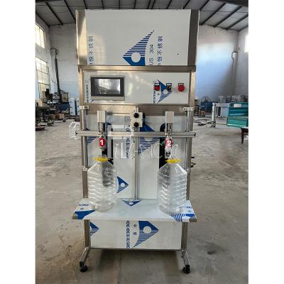 China Semi Automatic Juice Filling Machine Linear Liquid Plastic Bottles Mineral Water zu verkaufen