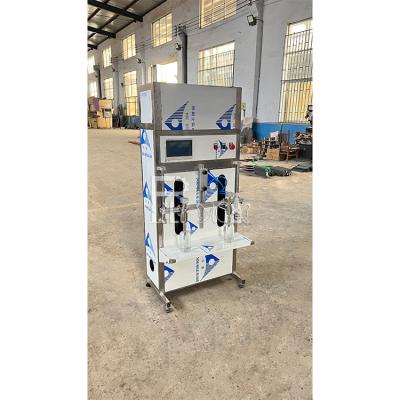 China Semi Automatic Juice Filling Machine Linear Liquid Plastic Bottles Mineral Water zu verkaufen