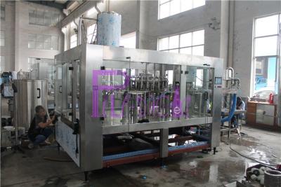 Cina 3 in 1 bevanda non-gassata dell'imbottigliatrice di Monoblock con controllo di SpA in vendita