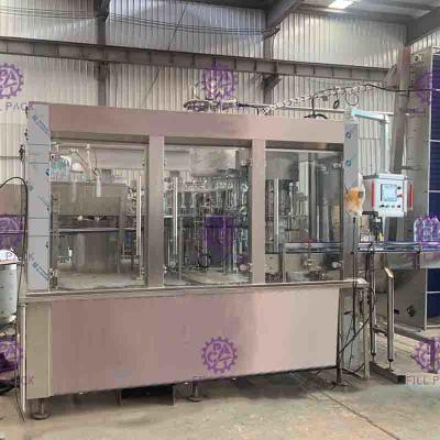 China Coffee / Tea / Pulp Juice Bottle Filler Machine Silver Gray With Recycling System for sale
