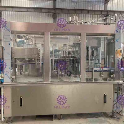 China DCGF40-40-12 Carbonated Drink Filling Machine for Plastic screw cap PET bottles for sale