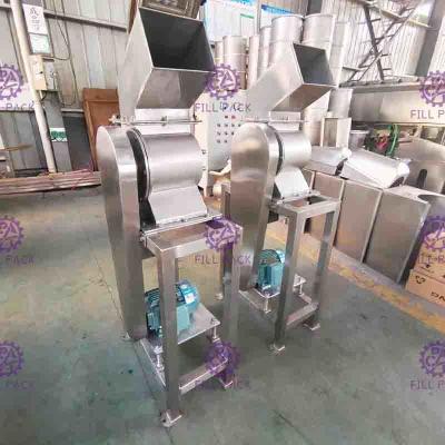 China Industrial Juice Processing Equipment Fruit Crusher Machine With Rotating Knife for sale