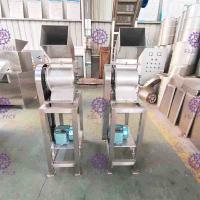 China Industrial Fruit Crusher Machine 0.5T/H Capacity with 310 RPM Rotating Knives for Juice Processing for sale