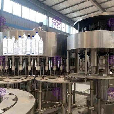 China Top Covered Hygeian PET Bottle Water Filling Machine 15000BPH 32 Heads PLC Operation for sale