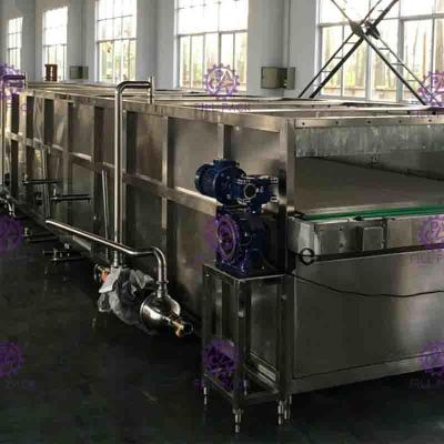 China Complete line include Juice Filling Machine and mixing processing packing labeling for sale