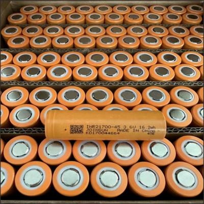 Cina 21700 batteria al litio, 3.7V, capacità 5000mAh, forma rotonda, torcia luminosa, batteria di potenza per utensili elettrici in vendita