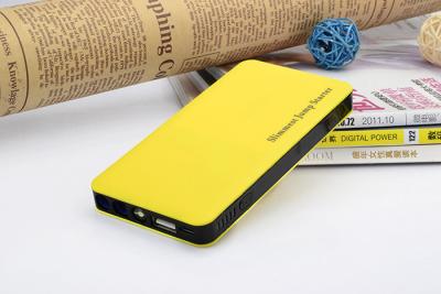 Cina dispositivo d'avviamento portatile multifunzionale di salto dell'automobile 12V, mini dispositivo d'avviamento di salto di potere 4500mah in vendita
