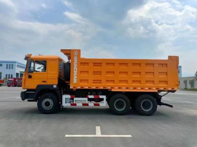 중국 300-400L 연료 탱크 용량 최대 토크 Nm ≥2500Nm의 샤크만 F3000 덤프 트럭 판매용