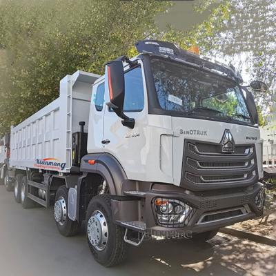 China HOWO NX RIGHTE OF LINKE HAND DRIVE 320-400HP SECONDE HAND TIPPER TRUCK 12 WHEEL 8X4 MINING DUMP TRUCK brandstoftank 400L Te koop