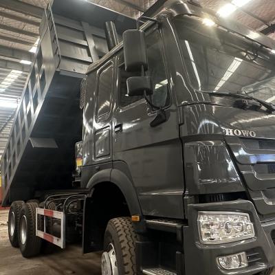 中国 300Lの燃料タンカーHOWO 6X4 ダンプトラック 容量25-30t,カスタマイズ可能な色と座席≤5 販売のため