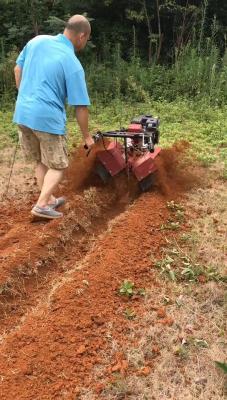 中国 4KM/H 作業速度 ディーゼルエンジンを駆動する果樹園のための手押し農場管理機械 販売のため