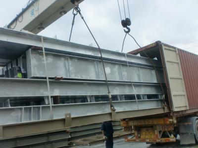 中国 AWS および BS EN の標準の電流を通された倉庫の鉄骨構造 販売のため