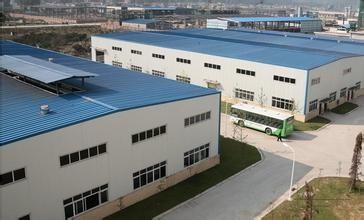 中国 プレハブのガレージの鉄骨フレームは屋根および壁の母屋のためのC/Zのビームに電流を通しました 販売のため