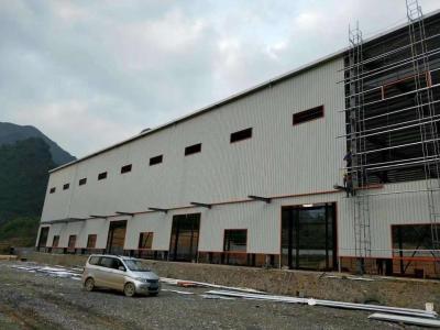 中国 Anti - Rusty Paint S355 Workshop Steel Structure 5000㎡ With Windows And Doors 販売のため