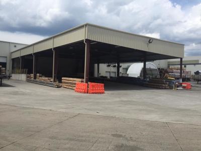 中国 色の鋼鉄パネルと正常なペンキとの貯蔵のためのQ345Bの倉庫の鉄骨構造 販売のため