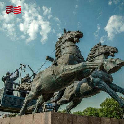China Regionaal kenmerk gegoten koperen beeldhouwwerk van Chinese bronzen wagen voor stedelijk landschap Te koop
