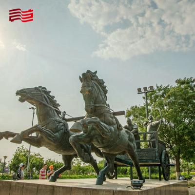China Regionaal kenmerk gegoten koperen beeldhouwwerk van Chinese bronzen wagen voor stedelijk landschap Te koop