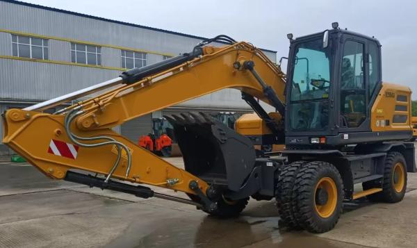 Quality XE155WGA Strong XCMG Wheel Excavator With Cummins Engine for sale