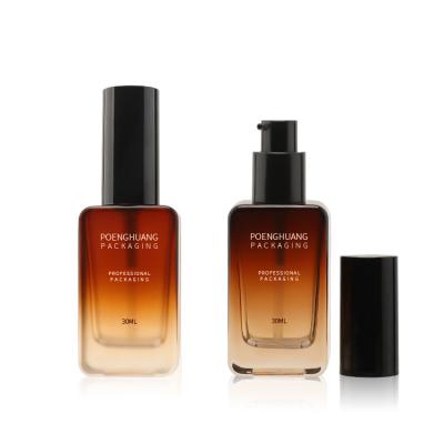 China Glasflaschen-Goldlotions-Pumpen-quadratisches Hautpflege-Verpacken der grundlagen-30ml zu verkaufen