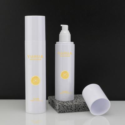 Cina la pompa senz'aria di plastica 30ml-200ml imbottiglia la crema della lozione che imballa Logo Customized in vendita
