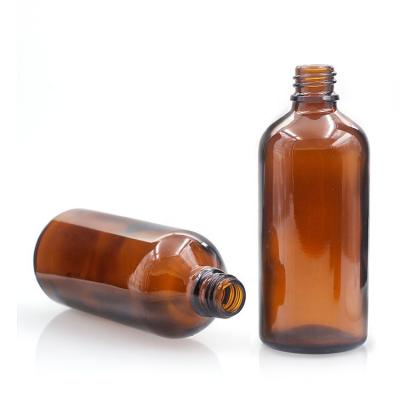 Cina 100ml Amber Oil Dropper Glass Bottle vuota con il cappuccio innocuo per i bambini in vendita