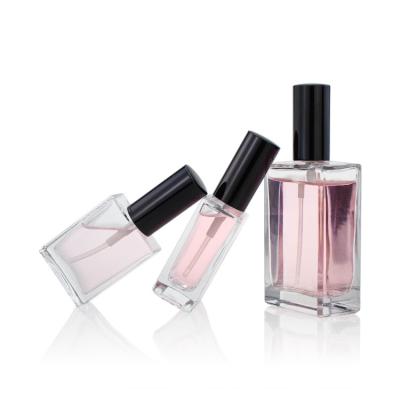 Cina 50ml di lusso profumano il vetro di Spary imbottigliano l'imballaggio di Skincare in vendita
