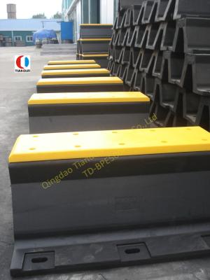 China UHMW PE Pads Arch Rubber Fender , Black Super Boat Rubber Fender for sale