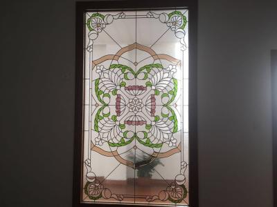 Cina Il pannello decorativo macchiato di vetro per lo zinco del nero della chiesa isolato/ha smussato/lucidato in vendita