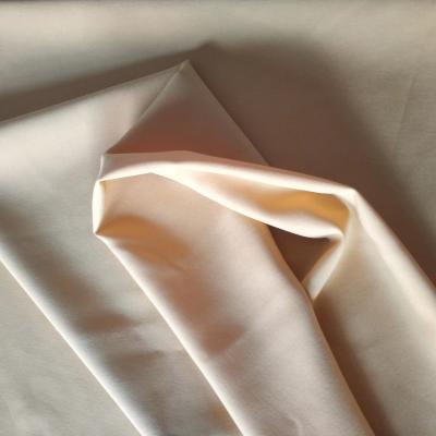 Cina Imballaggio a doppia piega diretto Super Soft 100% tessuto di poliestere tessuto 32*150D per Thobe in vendita