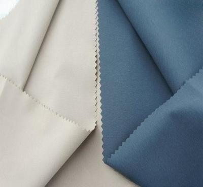Cina Gabardine in tessuto di poliestere a prova d'acqua per abbigliamento da lavoro Uniforme a colori personalizzati in vendita