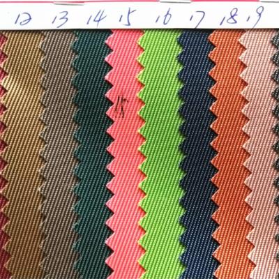 中国 パーソナライズされた100%ポリエステル メモリーファブリック 180gm 210gm 260gm Twill ワークウェア 布 販売のため