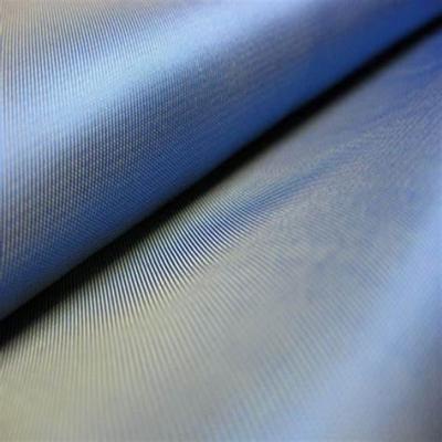中国 パーソナライズされた100%ポリエステル メモリーファブリック 180gm 210gm 260gm Twill ワークウェア 布 販売のため
