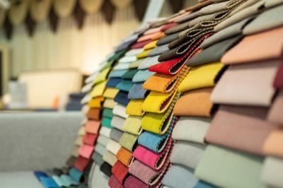 Cina Lavorare in squadra con la felpa di corsa a misura Pullover a zip a prova di vento con design in poliestere di cotone in vendita