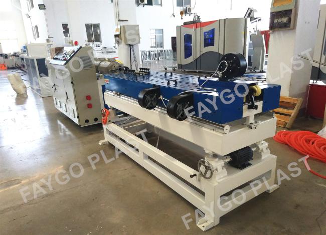 Tubo acanalado flexible del PVC que hace la máquina