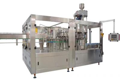 Cina imbottigliatrice automatica di coperchiamento di riempimento del lavaggio della bevanda 2000BPH 2.2kw in vendita