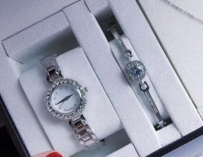 China Elegant and Generous Quartz OEM watch Wrist Watch with a big diamon of bracelet Ladies' fashion watch for sale