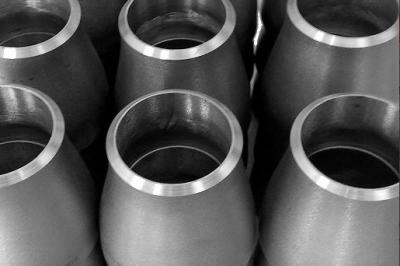 China Silver Coating High Strength Butt Weld Fittings Equal Tee for Pressure Resistant Applications for sale