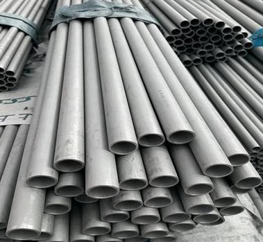 China Heat Resistant Stainless Steel Pipe with Excellent Corrosion Resistance and High Tensile Strength ≥ 520 MPa Featuring Black Painted Surface for sale