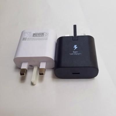 中国 PD 3.0 PPSの壁の充電器イギリスの本管3 Pinの折り畳み式のプラグ・アダプタUSB C力のアダプター 販売のため