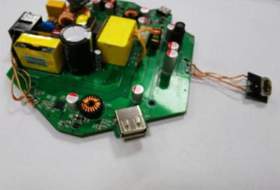 Cina Caricatore magnetico di carico del bacino QC3.0 USB del Multi-porto di servizio di SMT PCBA del caricatore del palladio in vendita