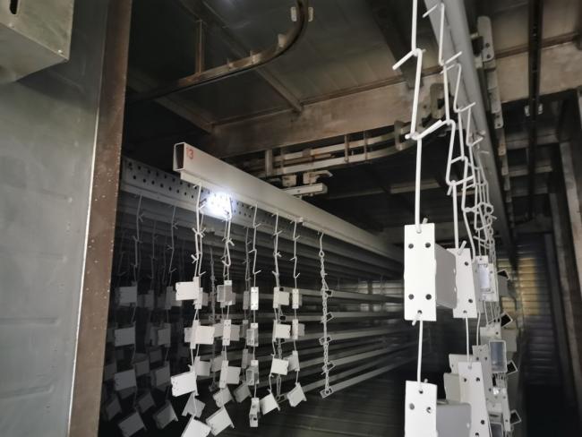 Top Powder Coating Line with Conveyor System Equipment for Structural Parts