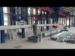 Linea di produzione di rivestimento in polvere del sistema di trasportatori personalizzato per parti strutturali metalliche e unità di controllo PLC