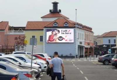 Cina Schermo principale fissato al muro di P8mm in vendita
