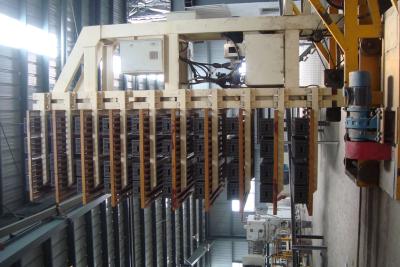 Cina 50KW che fissa caricamento automatico del mattone della macchina per fabbricare i mattoni e scaricare sistema in vendita
